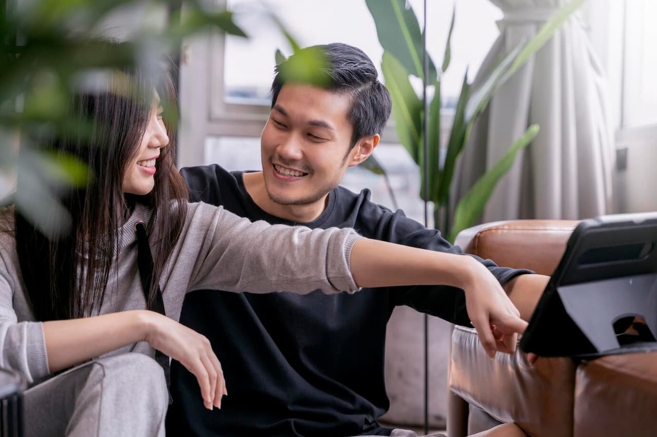 6 Signs That Your Partner is Not Interested in You - OnlineCounselling4U