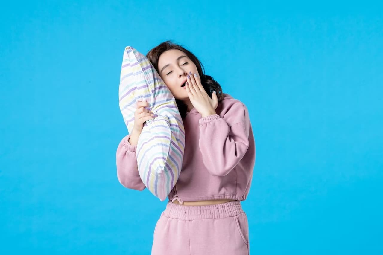 What is Clinomania: Symptoms and How to cope with it? - OnlineCounselling4U